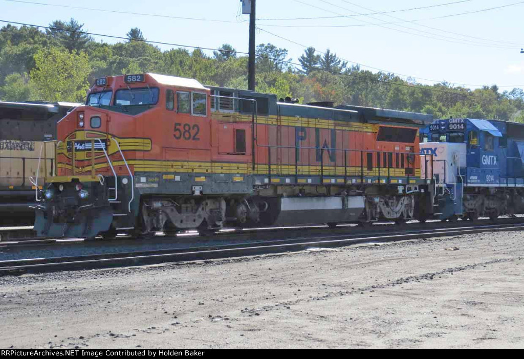 PW 582 still in BNSF paint